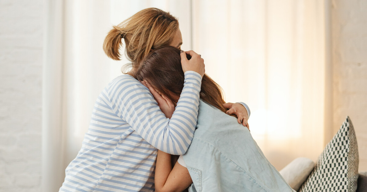 GL小說《照吃不誤》4：至少今晚她的房間，就留給這個受傷的女人裝眼淚吧？ | LalaTai 拉拉台