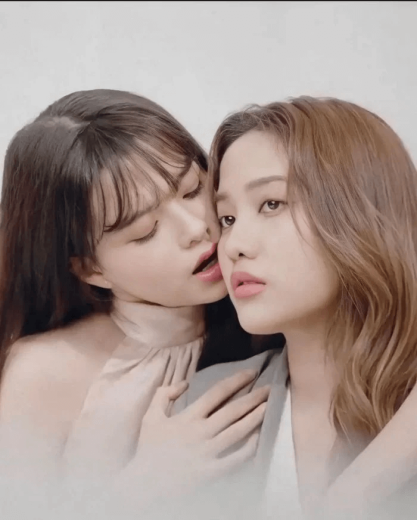 超香辦公室女女戀！泰國GL劇《粉紅理論》總裁愛上小職員互動甜炸！ | LalaTai 拉拉台