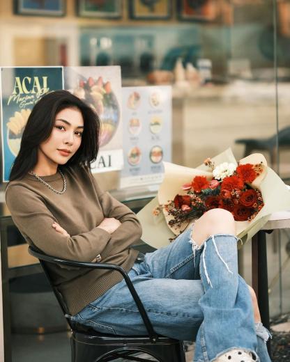 拉花痴｜萬國小姐冠軍Faye Peraya英氣十足！本色演出GL劇《Blank the Series》！ | LalaTai 拉拉台